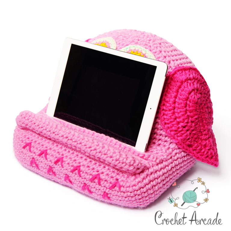 Joe and Suzie book holder 2 crochet patterns e-book – Crochet Arcade